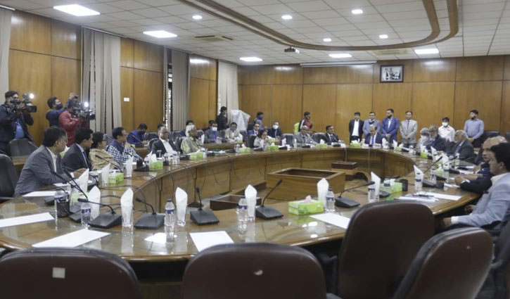 Search committee sits with media personalities