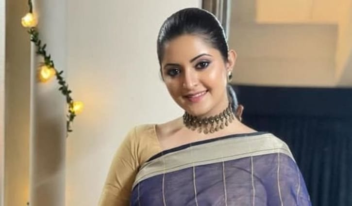 পরীমনির সিনেমা মুক্তিতে বাধা নেই