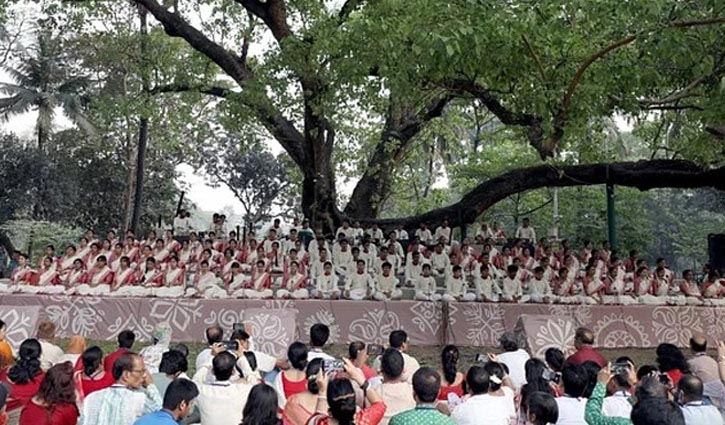 Chhayanaut celebrates Pahela Baishakh at Ramna Batamul