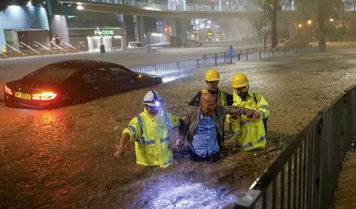 Hong Kong receives heaviest rainfall in 14 years